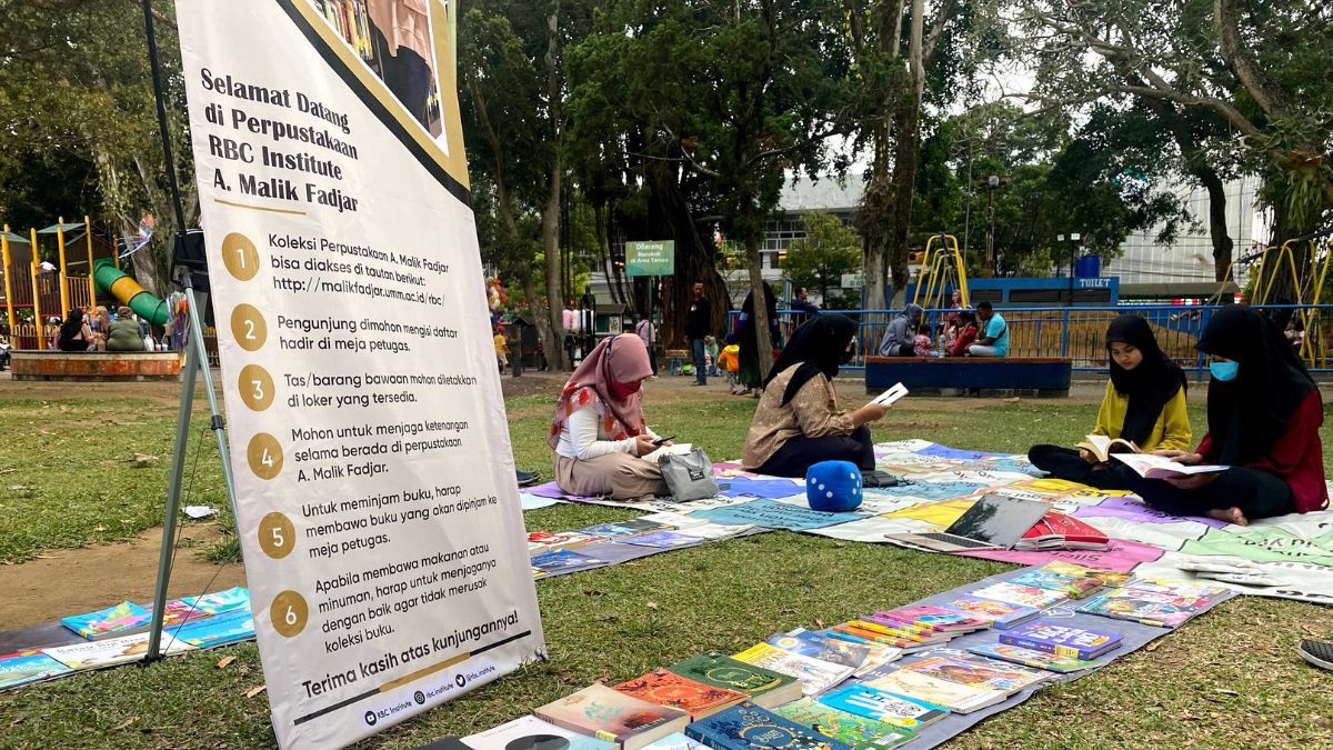 RBC Institute Bawa Literasi ke Jantung Kota Malang dengan Lapak Buku ...